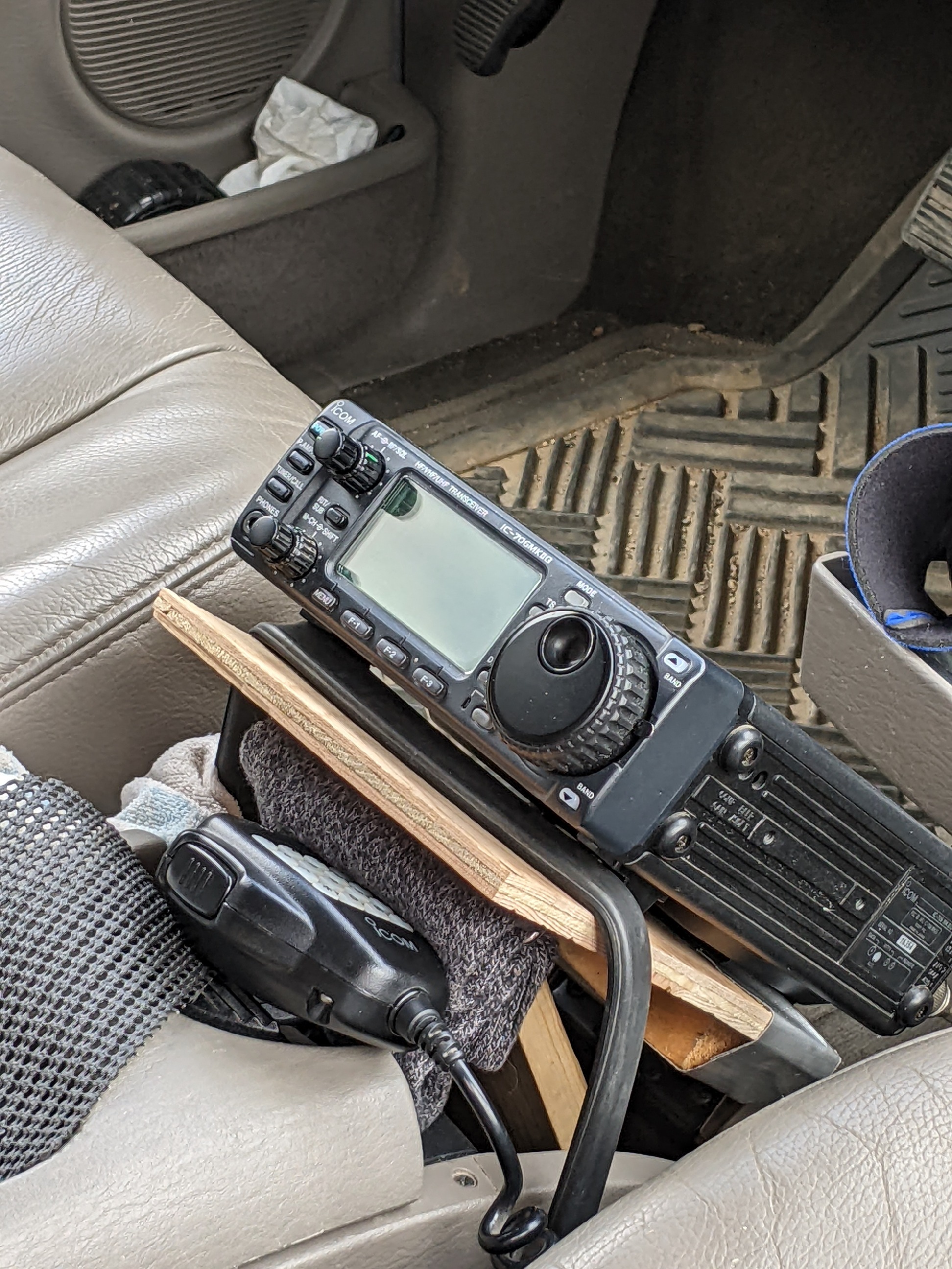 Terry KF0HR Mobile 1C Radio